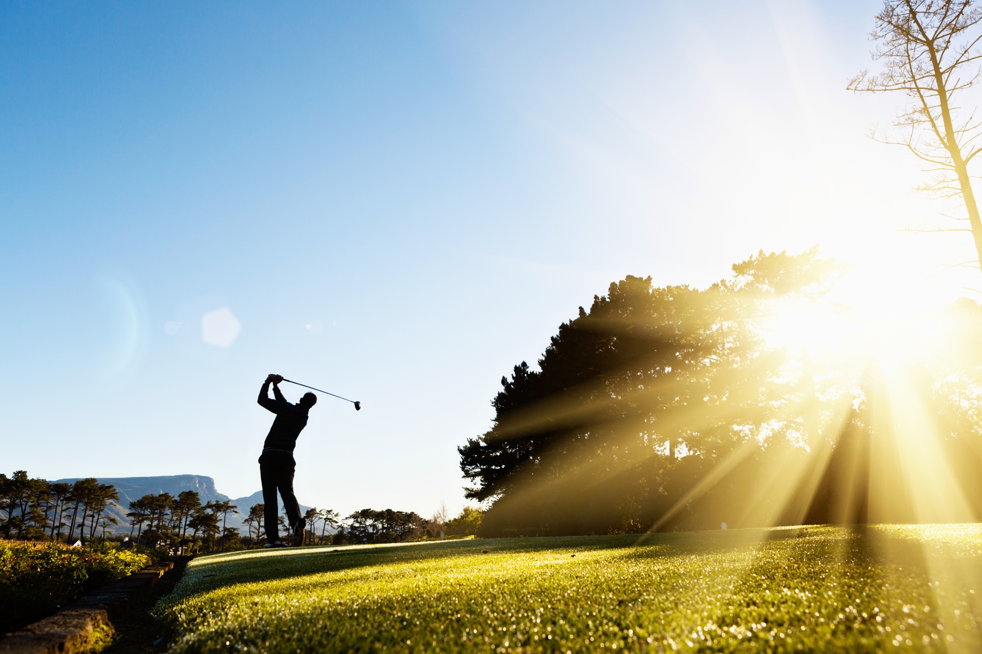 Sun protection clothing for golfers: here are the essentials for this ...